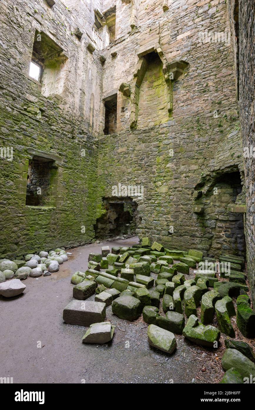 Inside ruined castle hi-res stock photography and images - Alamy