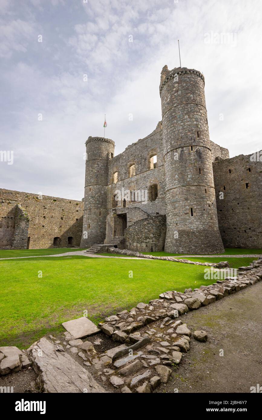 The inner courtyard and gatehouse at Harlech Castle, Gwynedd, North ...