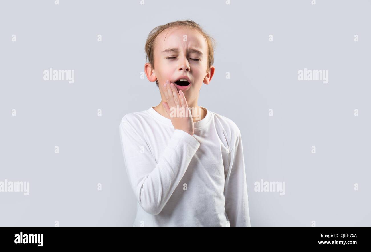 Child suffer from toothache. Anti toothache remedy. Toothache ...