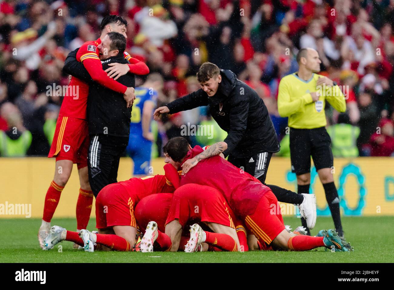 CARDIFF, WALES - 05 JUNE 2022: Wales' Kieffer Moore and team mates ...