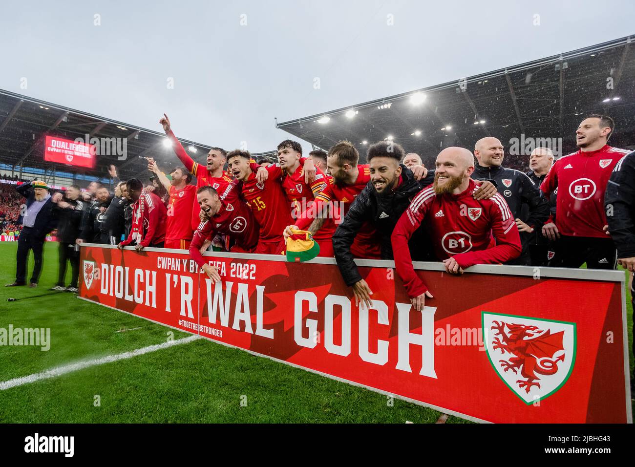 CARDIFF, WALES - 05 JUNE 2022: Wales players and staff celebrate after ...