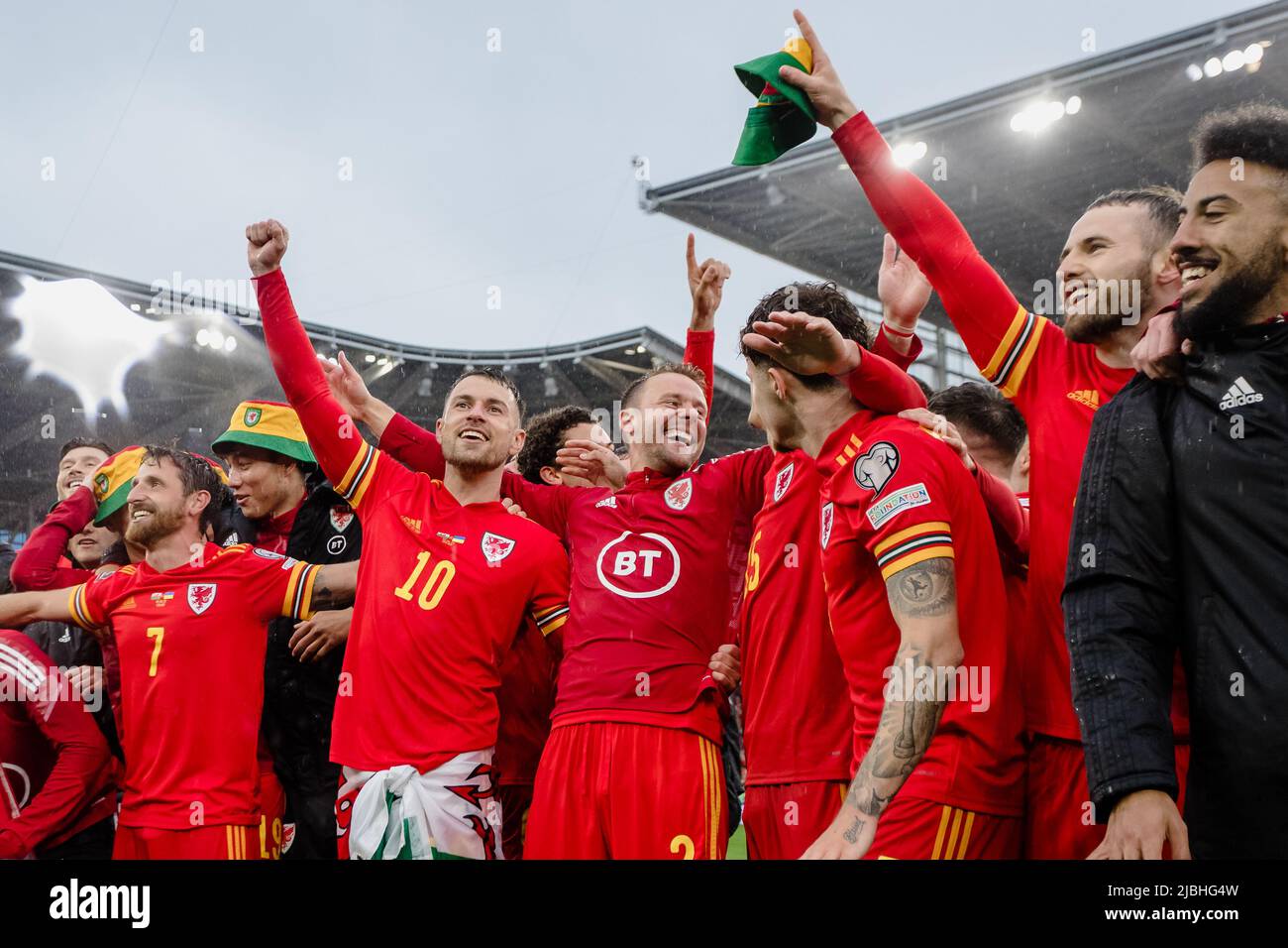 CARDIFF, WALES - 05 JUNE 2022: Wales players and staff celebrate after ...