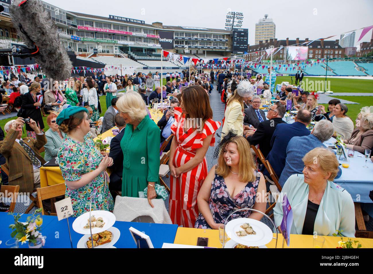 Alex jones presenter one show hi-res stock photography and images - Alamy
