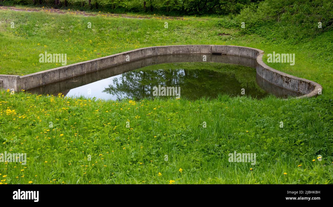 Natural heart shaped pool hi-res stock photography and images - Alamy