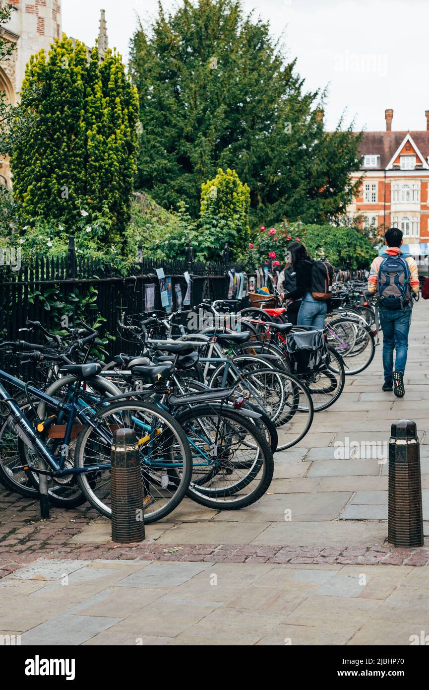Kings college cambridge cycling hi-res stock photography and images - Alamy