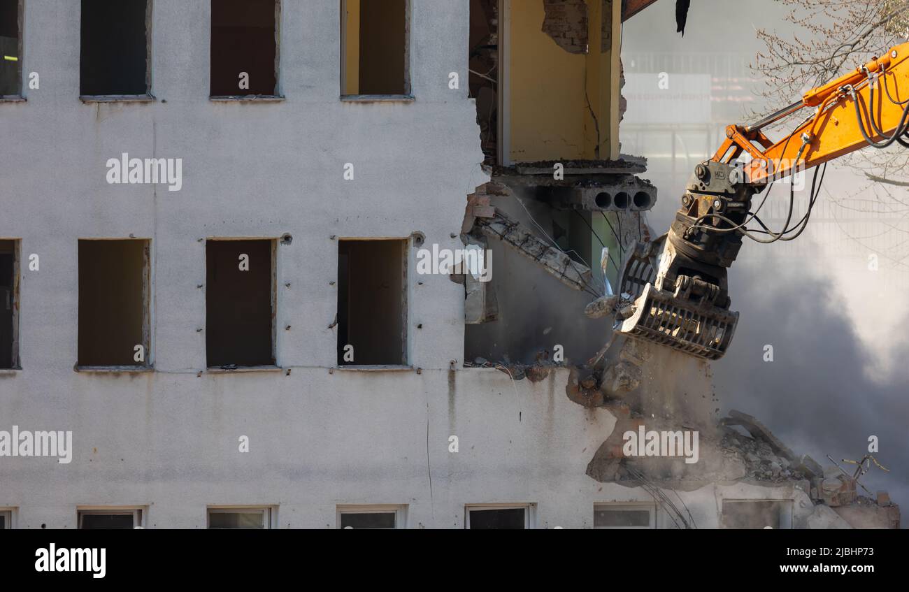 Dangerous construction site hi-res stock photography and images - Alamy