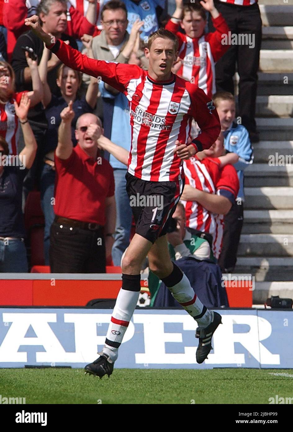 SOUTHAMPTON V NORWICH PETER CROUCH SCORESSOUTHAMPTON'S SECOND PIC MIKE ...