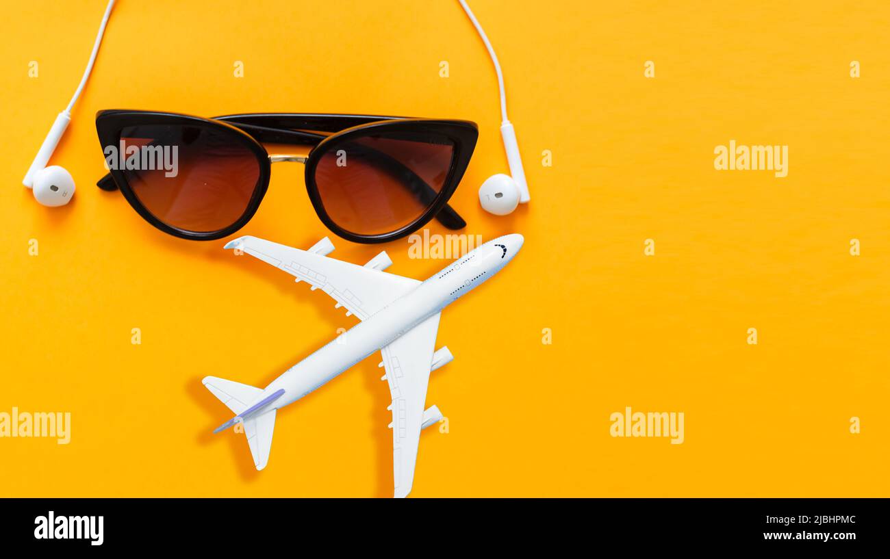 Model plane, airplane on pastel color background. Flat lay design Stock ...