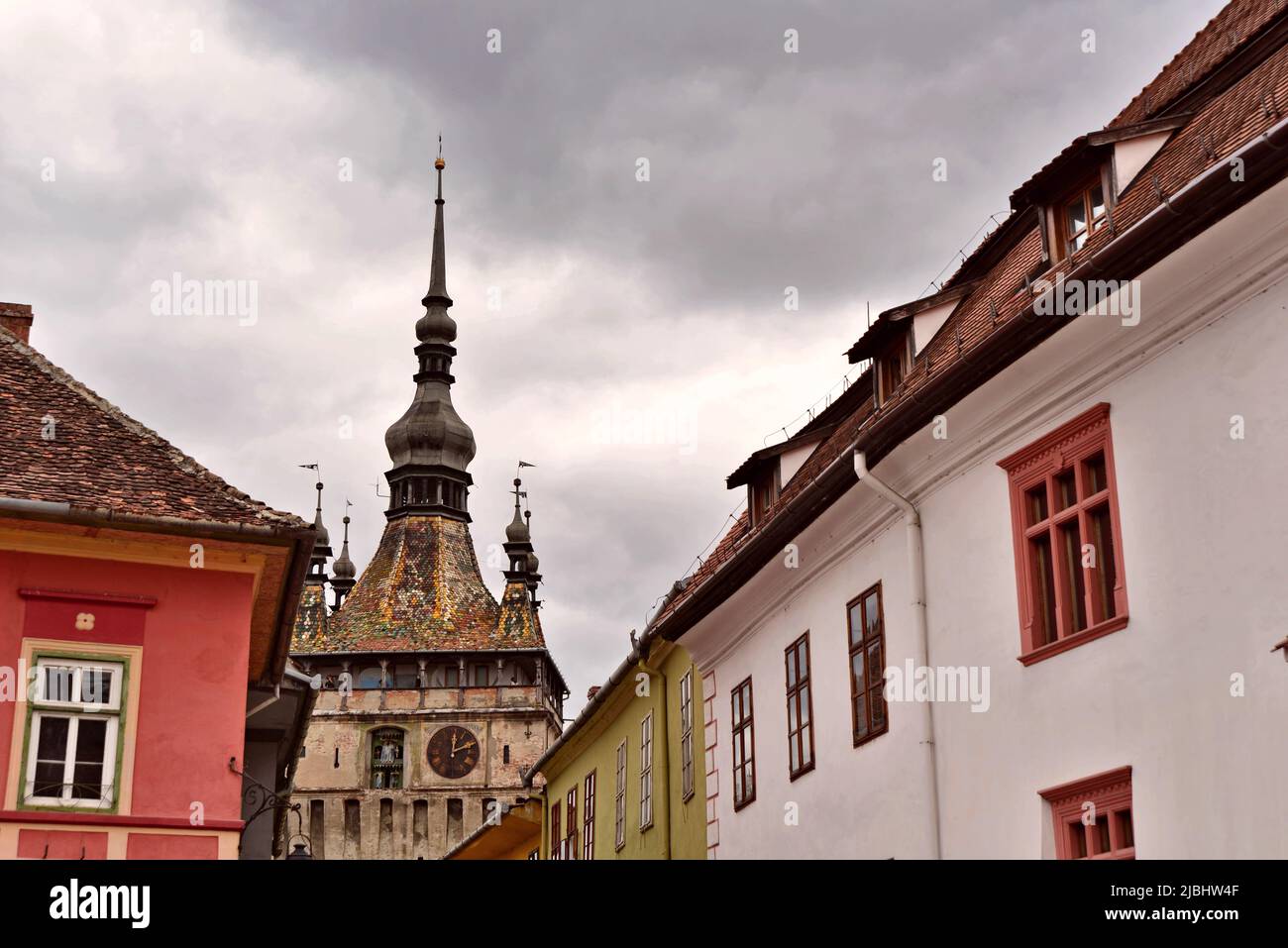 Partial clock hi-res stock photography and images - Alamy