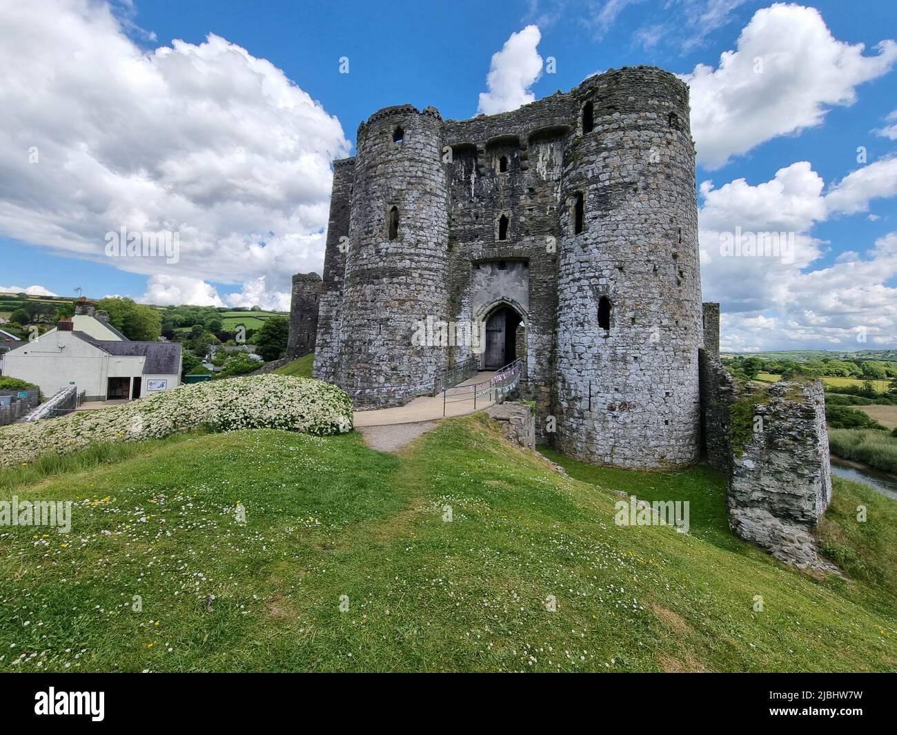 Kidwelly castle hi-res stock photography and images - Alamy