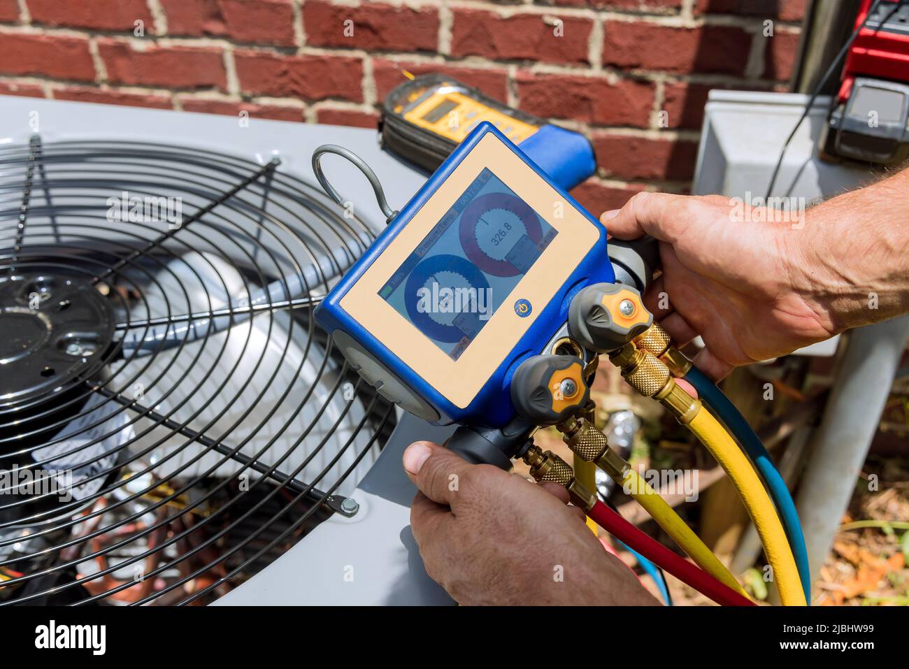 Air conditioner check service, leak detection, fill refrigerant, device ...