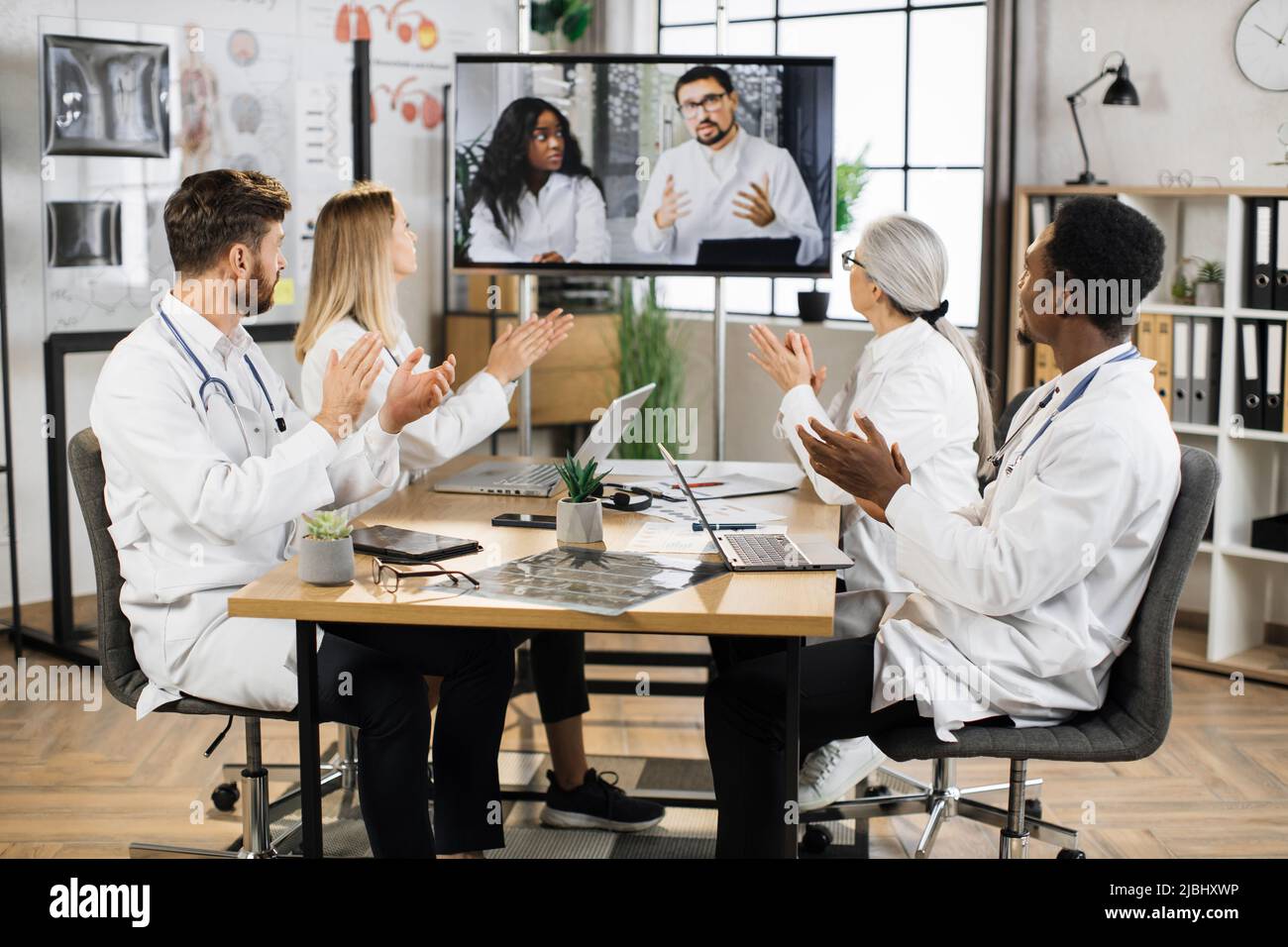 Video conference healthcare four hi-res stock photography and images ...