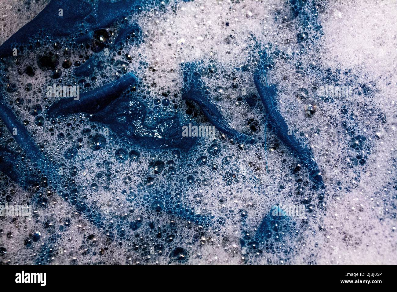 Fabric, Dye, Water and Bubbles Stock Photo - Alamy