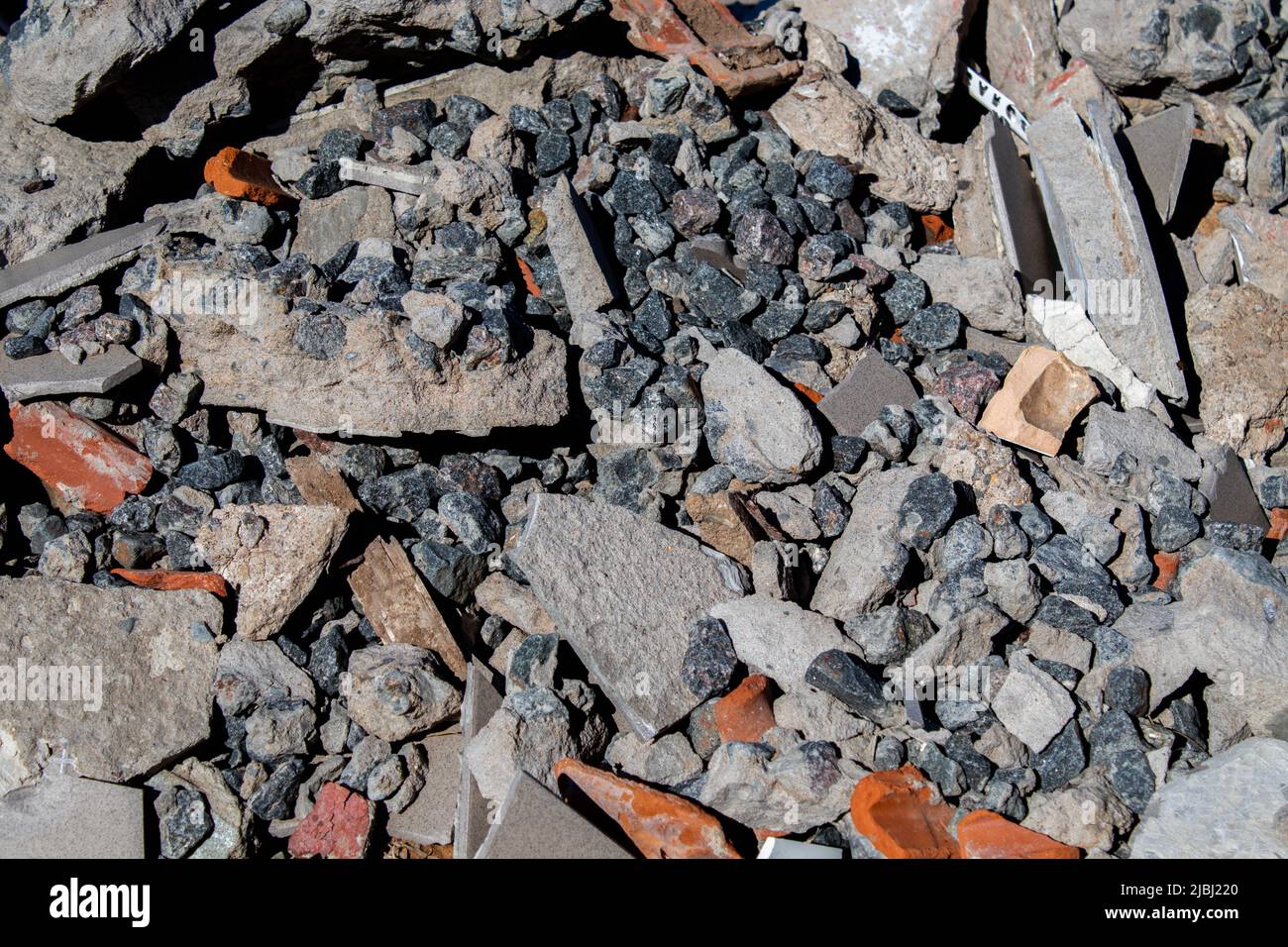 Destroyed building concrete construction debris Stock Photo - Alamy