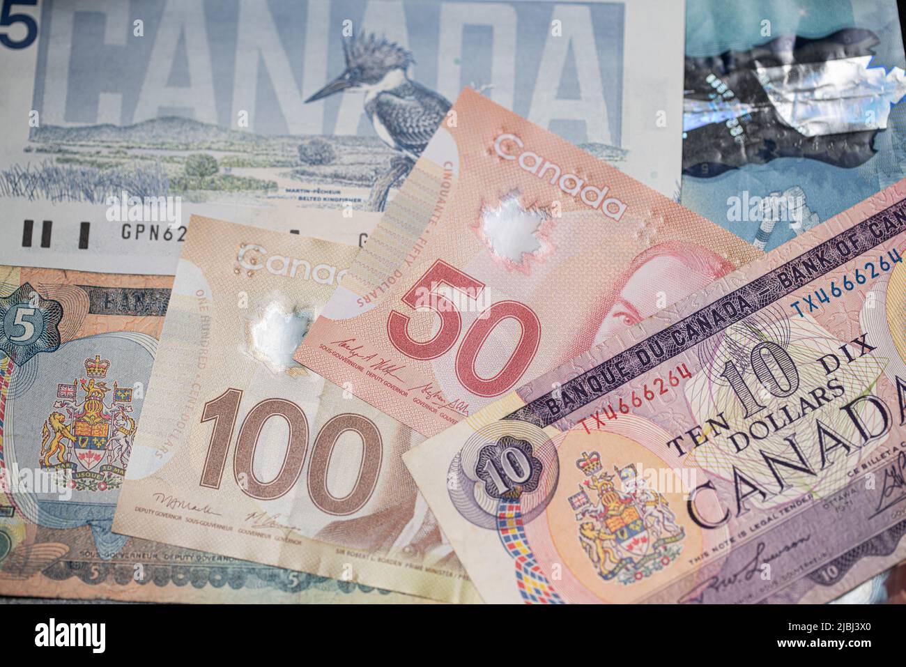 20 canadian dollar bill hi-res stock photography and images - Alamy
