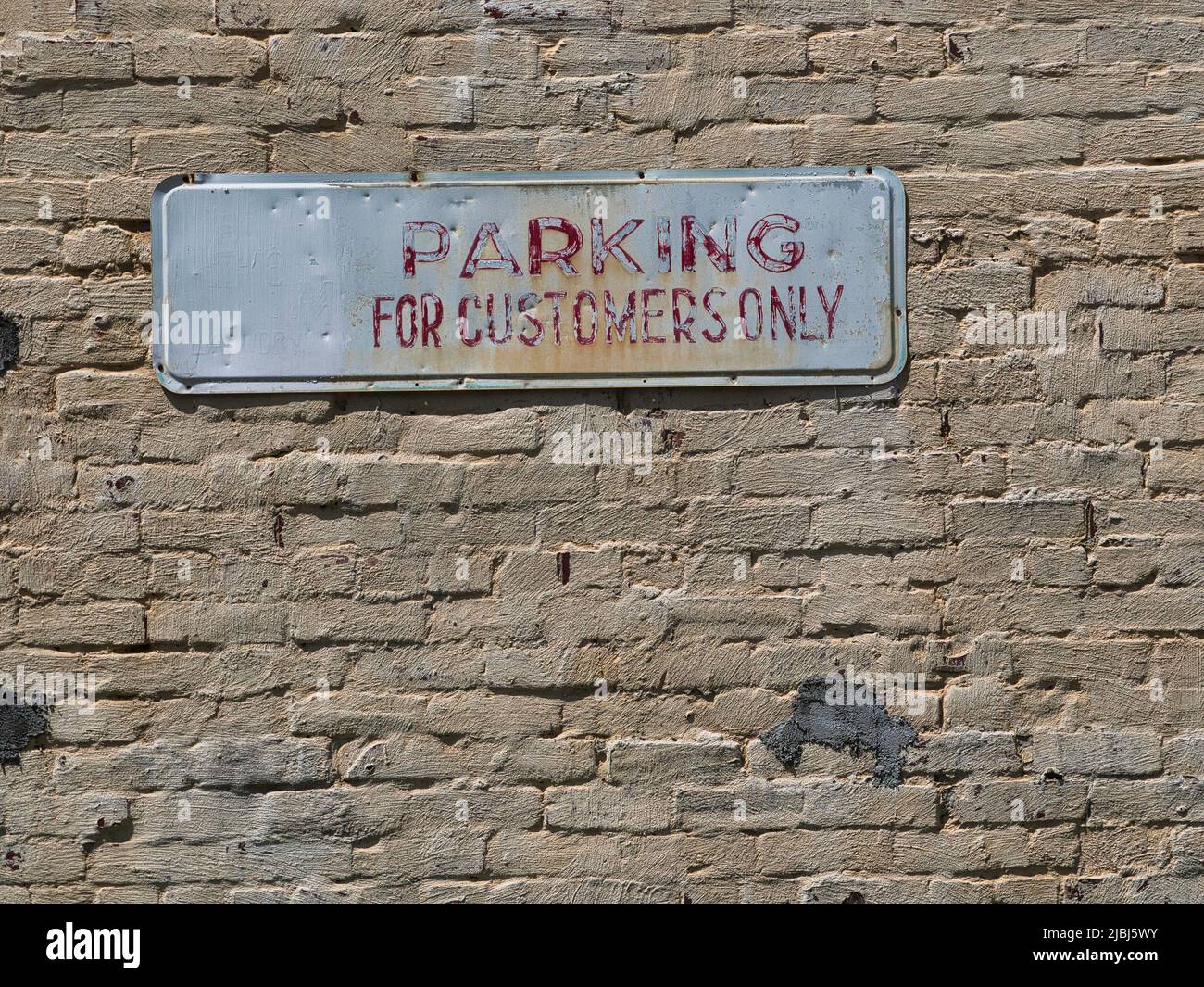 Customer only parking sign - no parking Stock Photo - Alamy