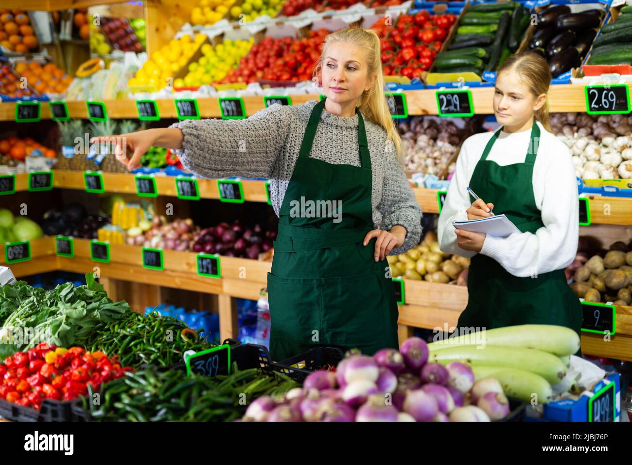 Shopper first hi-res stock photography and images - Alamy
