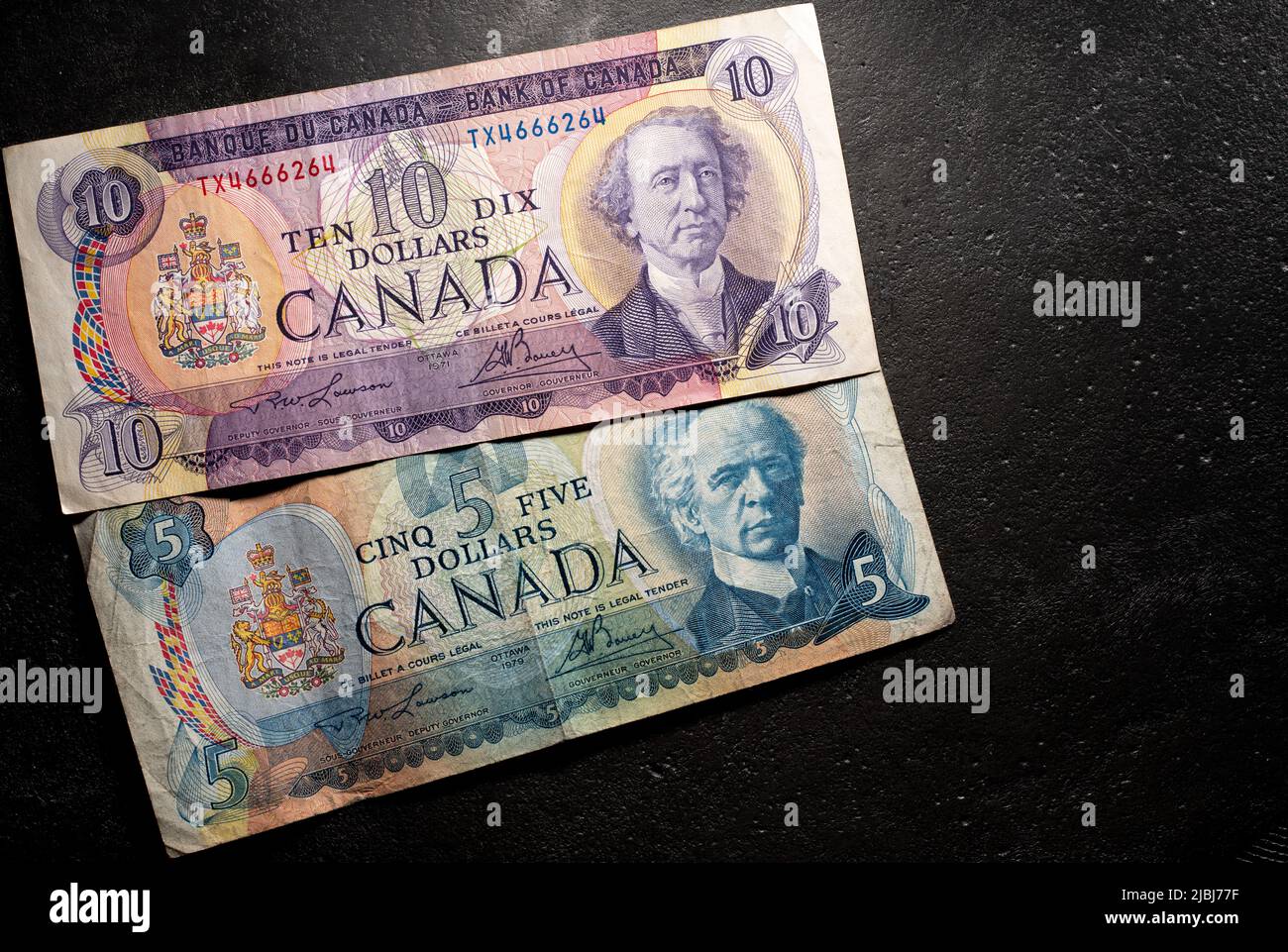 10 dollar bill canada hi-res stock photography and images - Alamy