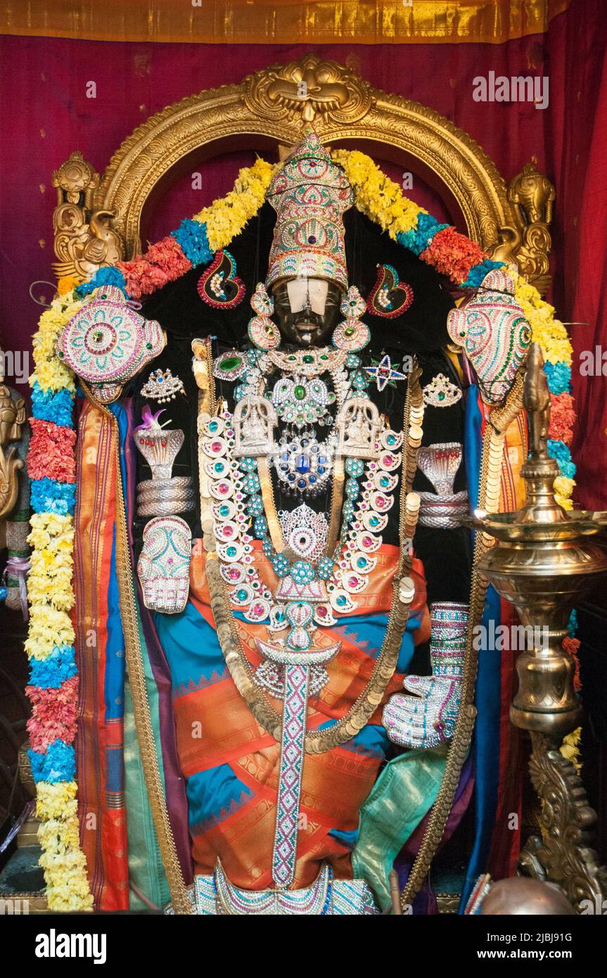 Effigies of Hindu deities adorn the Sri Krishnan Temple, Waterloo ...