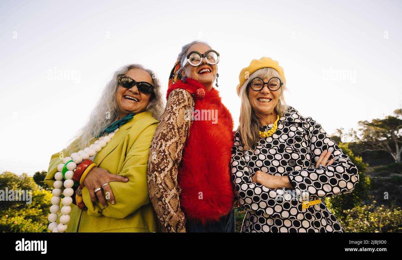 Group older women smiling hi-res stock photography and images - Alamy