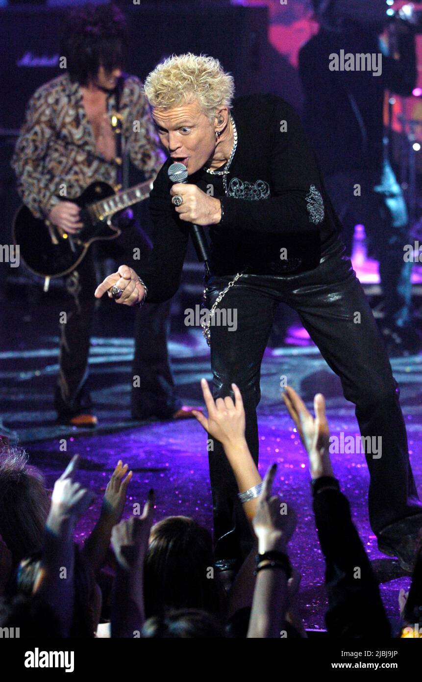 Billy Idol Performing On Dick Clark's New Year's Rockin' Eve in 2004 ...