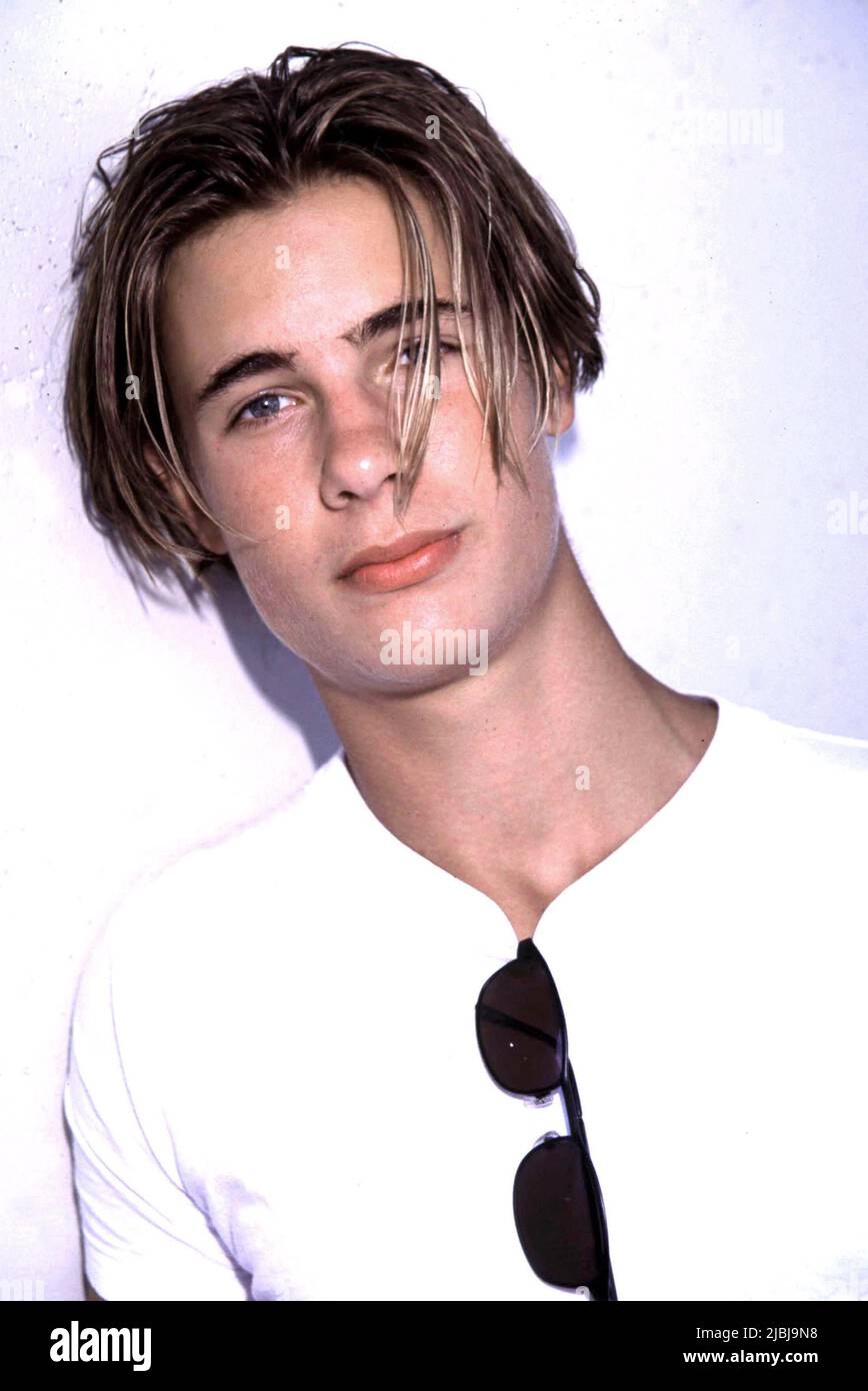 Photo Shoot With Erik von Detton At His Apartment Complex (Oakwood ...