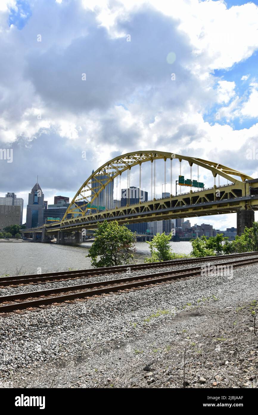 The Pittsburgh skyline seen from the Southside Flats neighborhood Stock ...