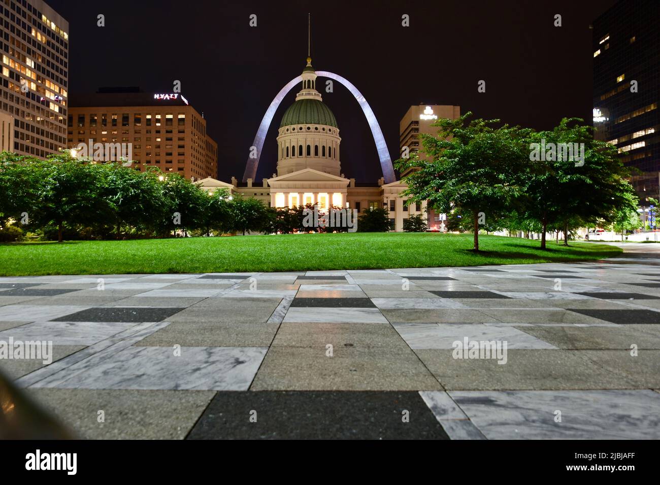 Downtown St. Louis featuring the world famous Gateway Arch along the ...