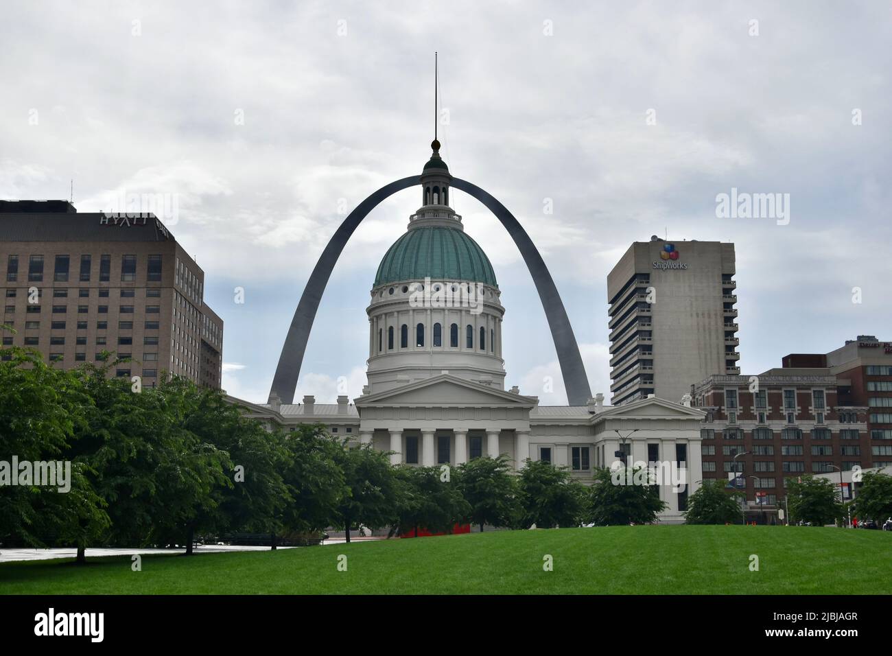 Downtown St. Louis featuring the world famous Gateway Arch along the ...