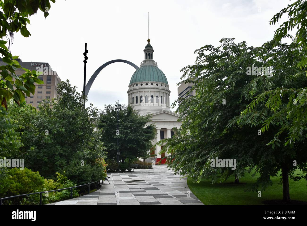 Downtown St. Louis featuring the world famous Gateway Arch along the ...