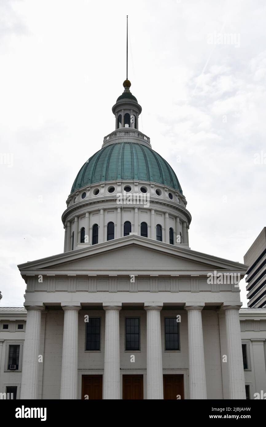 Downtown St. Louis featuring the world famous Gateway Arch along the ...