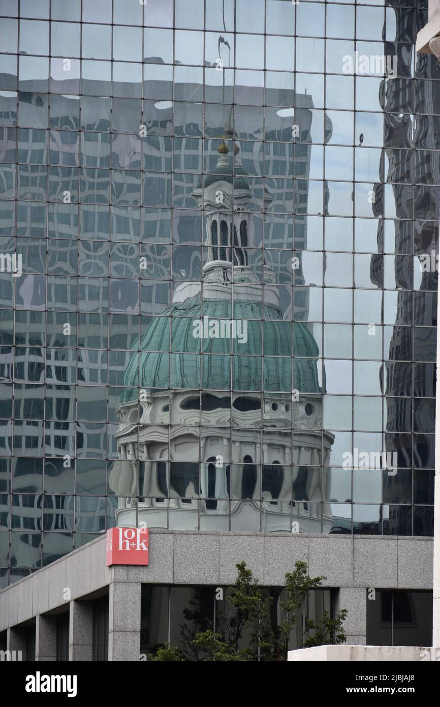 Downtown St. Louis featuring the world famous Gateway Arch along the ...