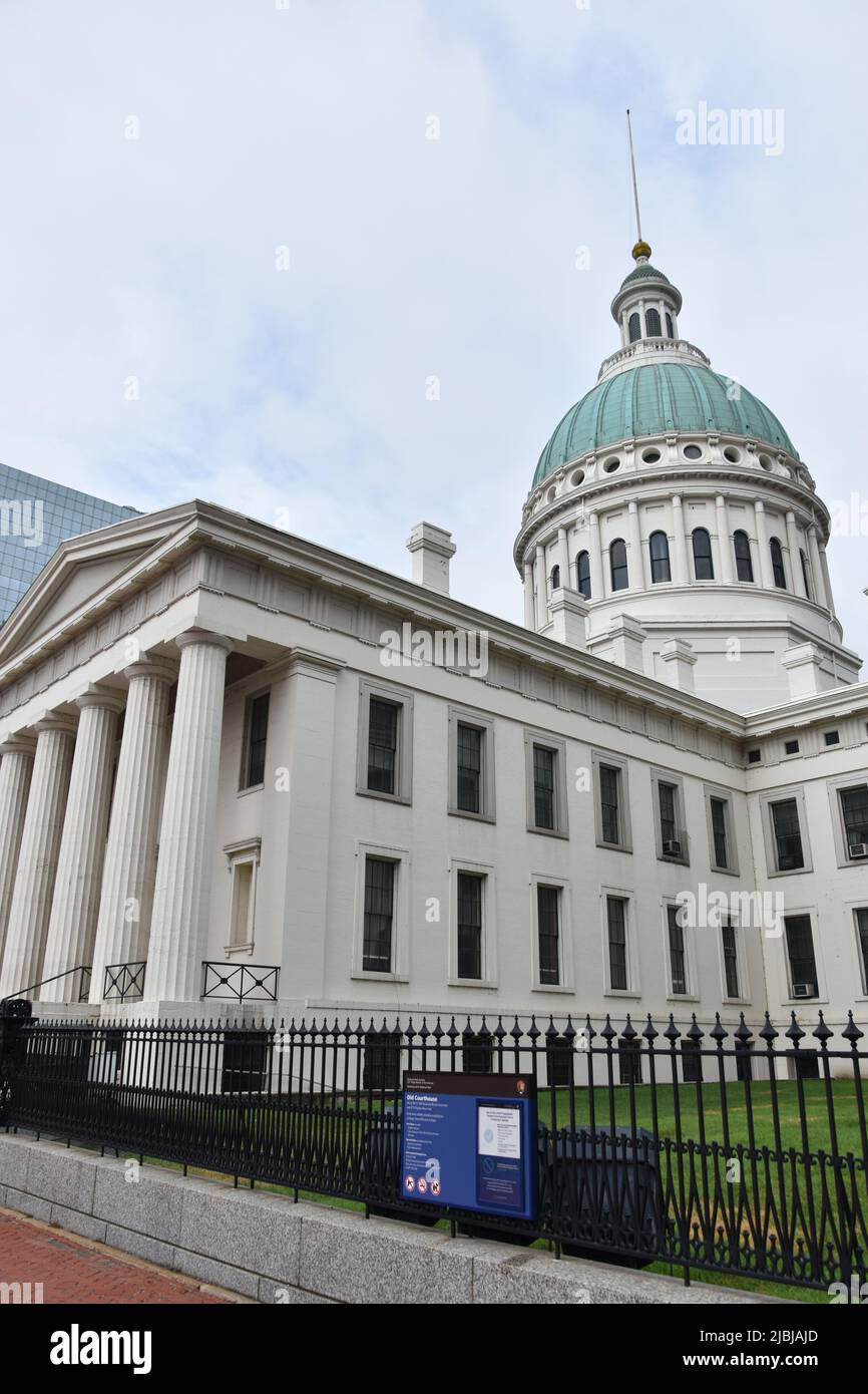 Downtown St. Louis featuring the world famous Gateway Arch along the ...