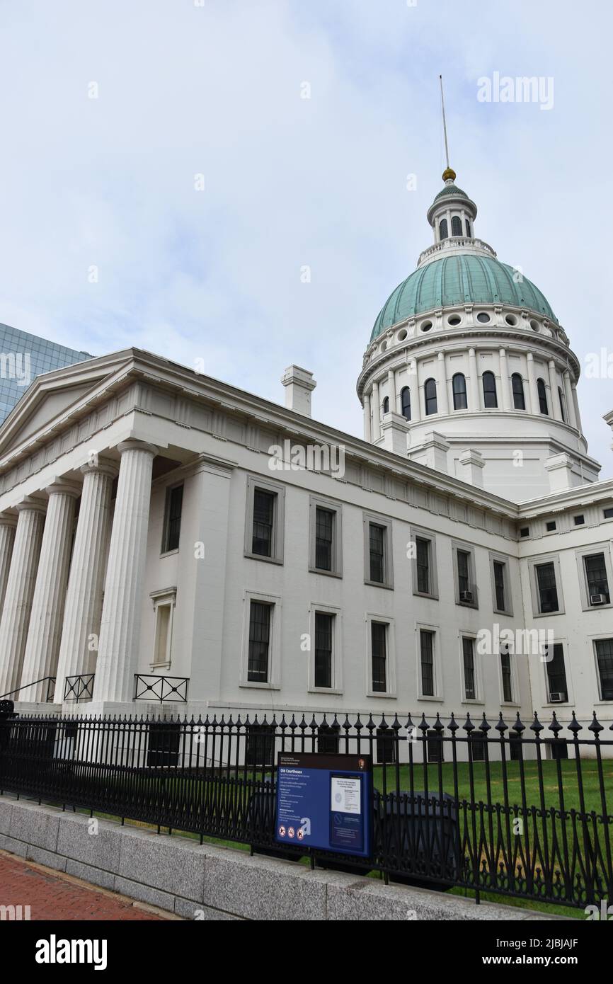 Downtown St. Louis featuring the world famous Gateway Arch along the ...