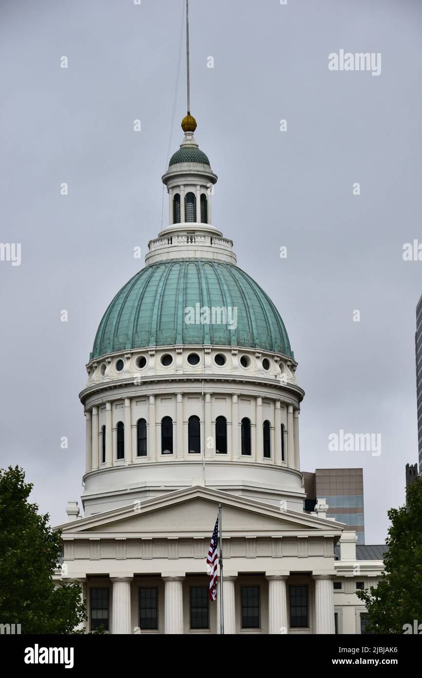 Downtown St. Louis featuring the world famous Gateway Arch along the ...