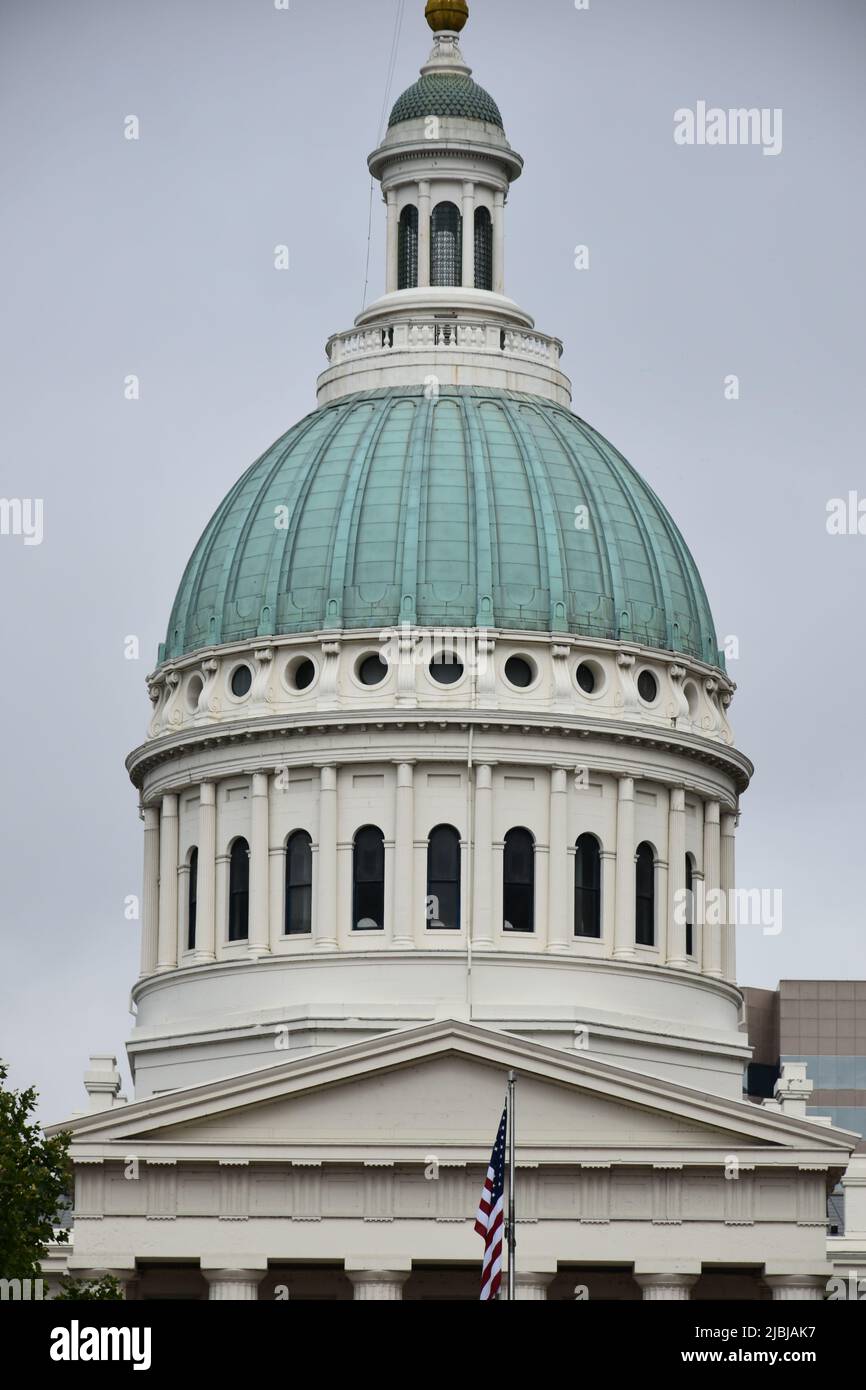 Downtown St. Louis featuring the world famous Gateway Arch along the ...