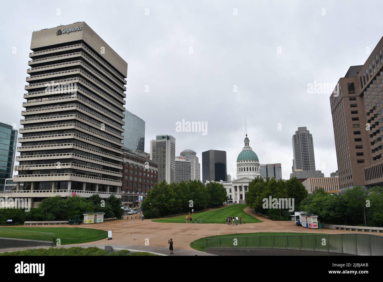 Downtown St. Louis featuring the world famous Gateway Arch along the ...