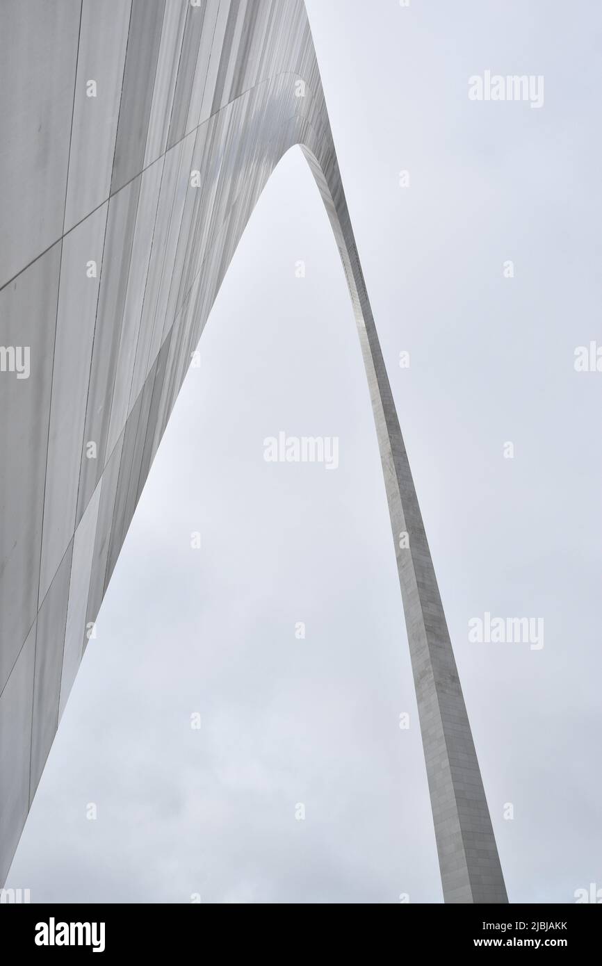 Downtown St. Louis featuring the world famous Gateway Arch along the ...