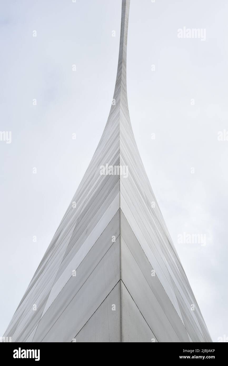 Downtown St. Louis featuring the world famous Gateway Arch along the ...