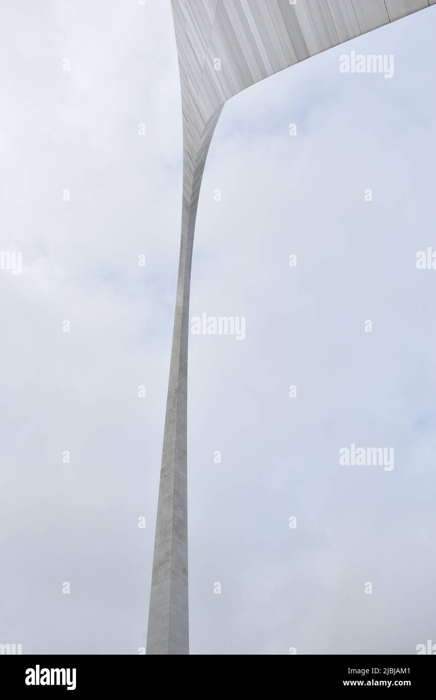 Downtown St. Louis featuring the world famous Gateway Arch along the ...