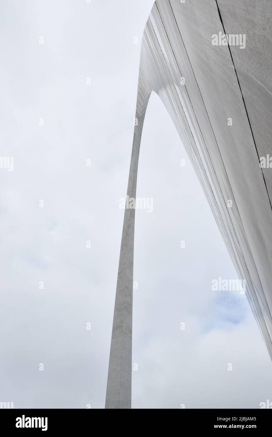 Downtown St. Louis featuring the world famous Gateway Arch along the ...