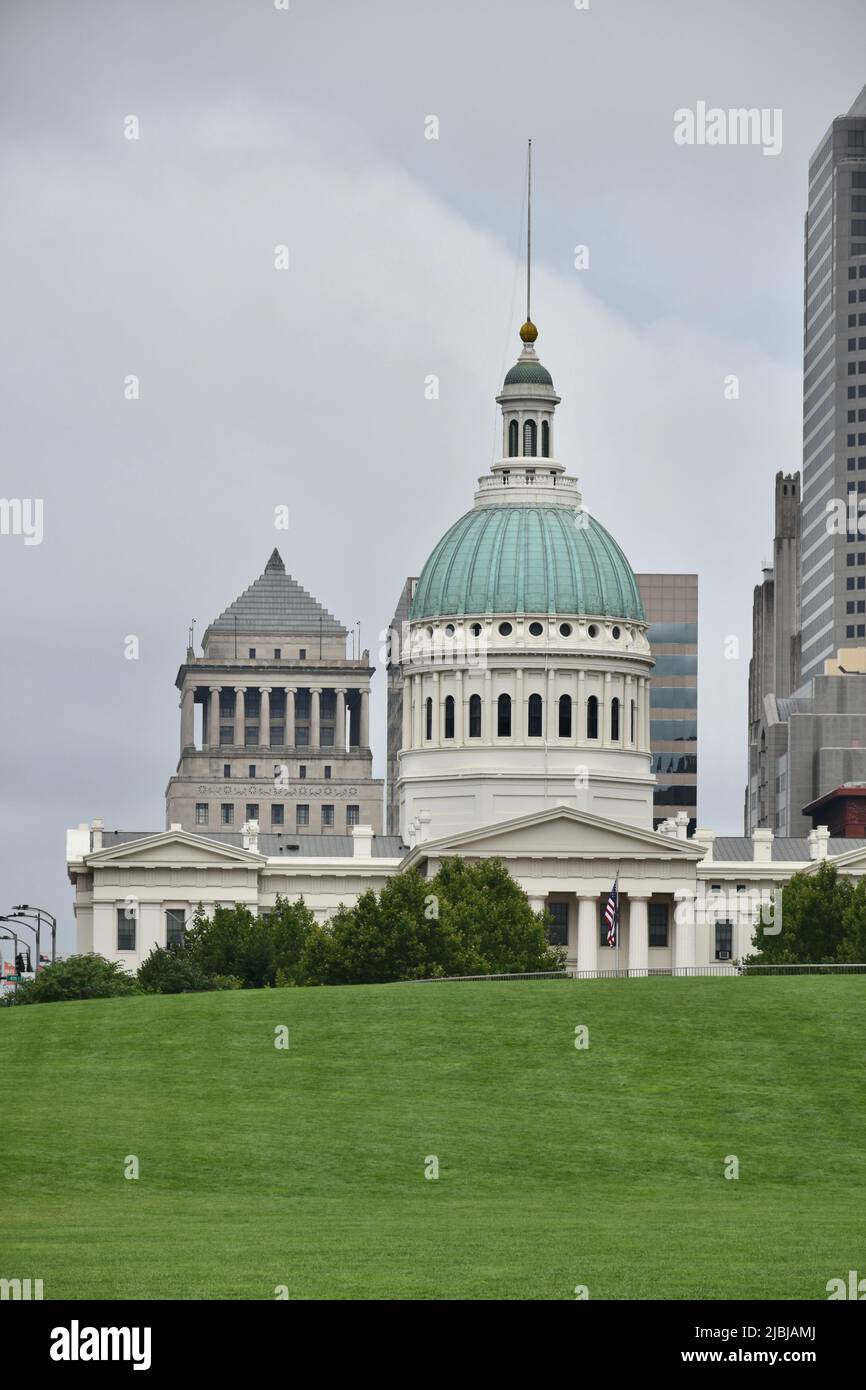 Downtown St. Louis featuring the world famous Gateway Arch along the ...