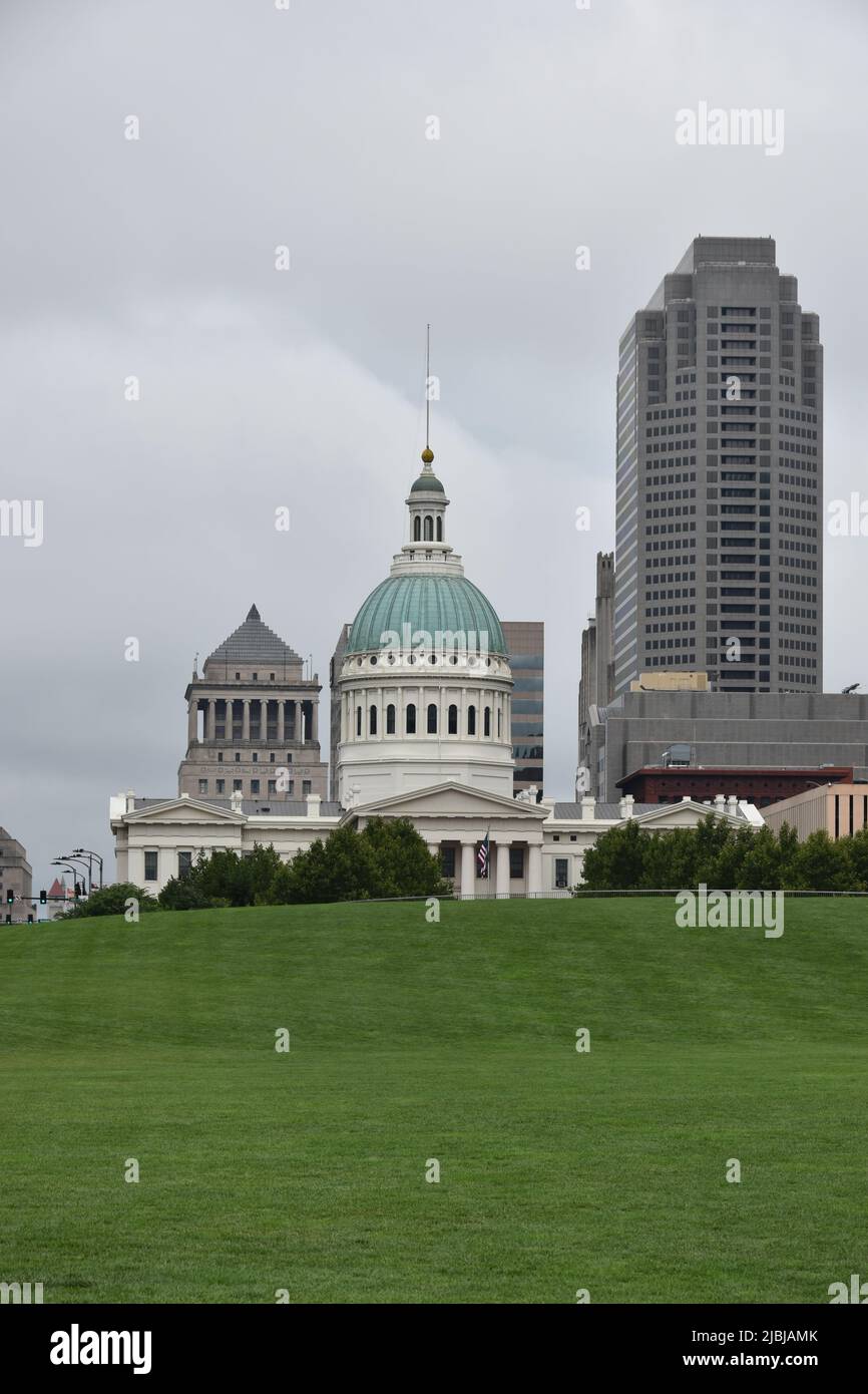 Downtown St. Louis featuring the world famous Gateway Arch along the ...
