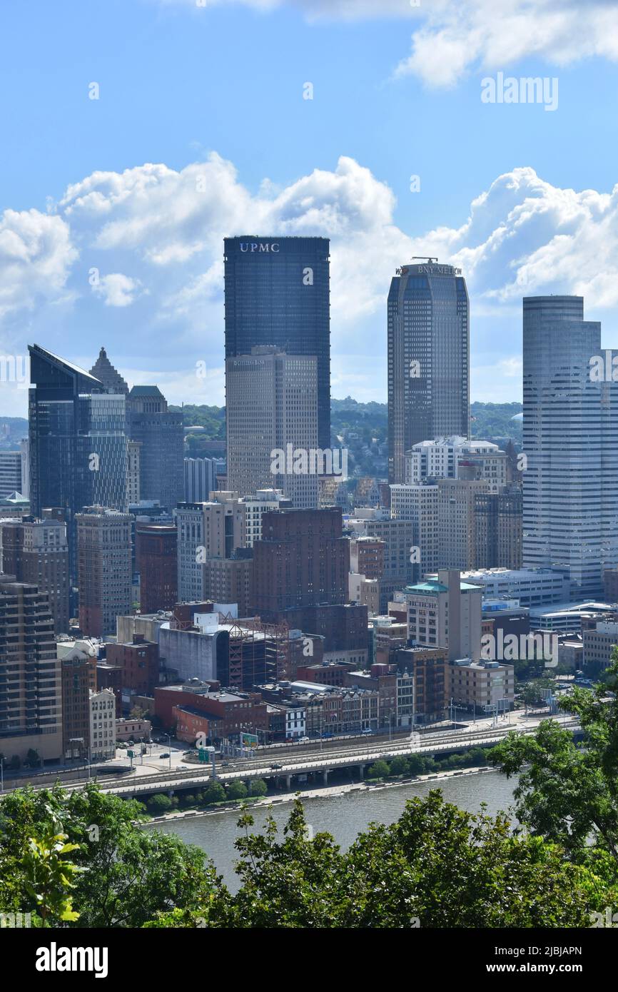 Pittsburgh funicular skyline hi-res stock photography and images - Alamy