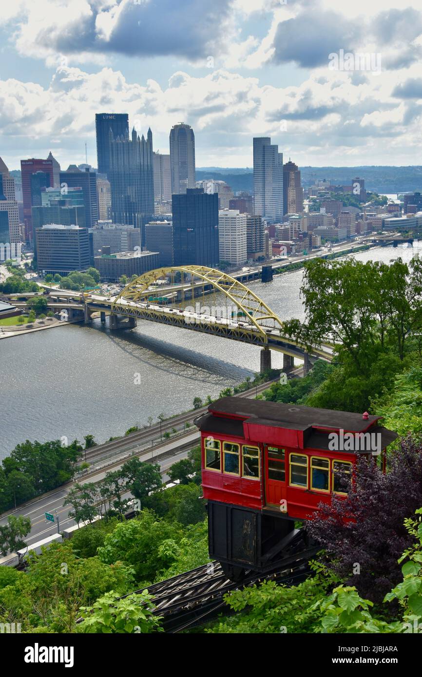 Pittsburgh funicular skyline hi-res stock photography and images - Alamy