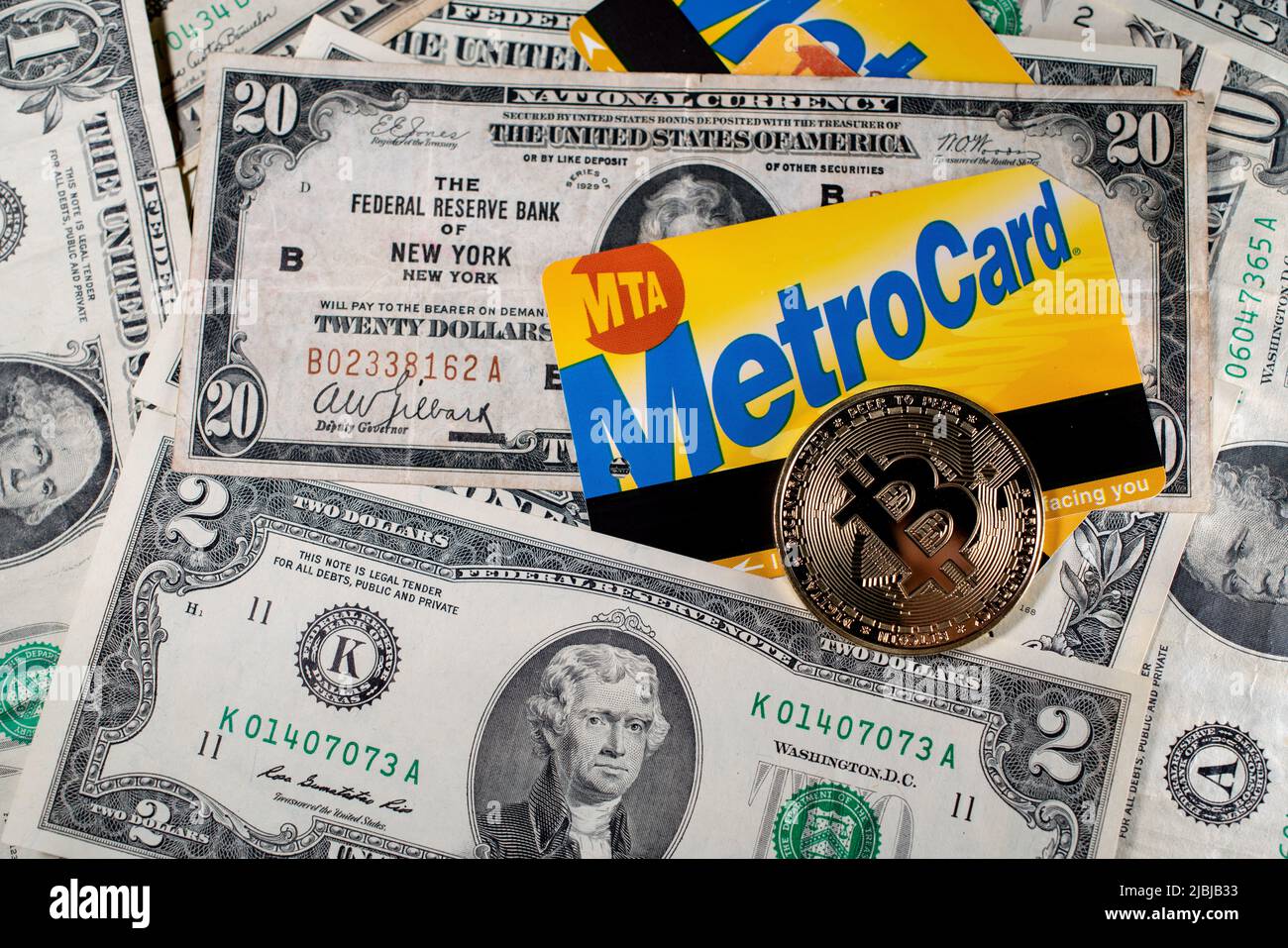 New york subway metro card hi-res stock photography and images - Alamy