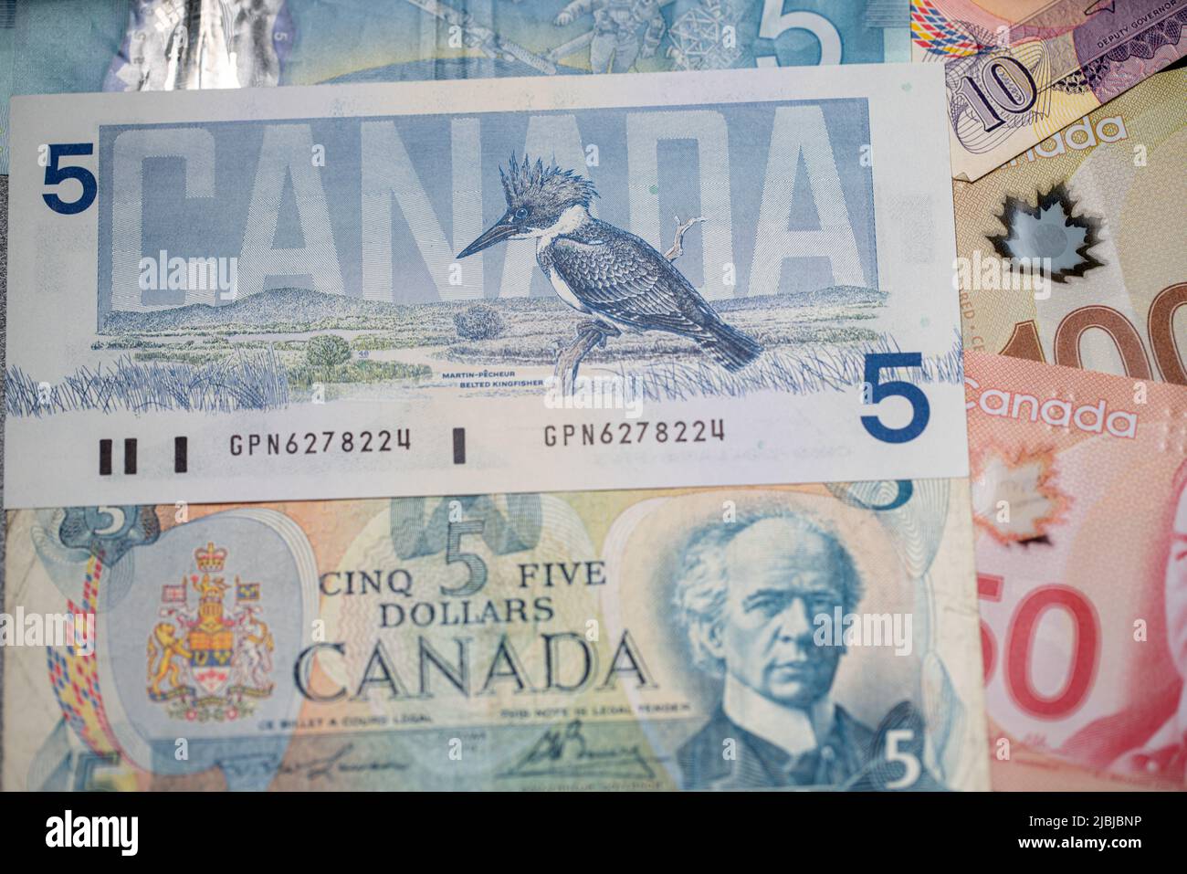 Five canadian dollar bill hi-res stock photography and images - Alamy