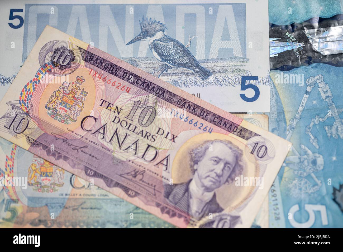 Five canadian dollar bill hi-res stock photography and images - Alamy