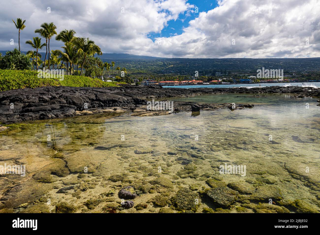 Tide Pool On The Volcanic Shoreline of Keiki Beach, Kailua-Kona, Hawaii ...