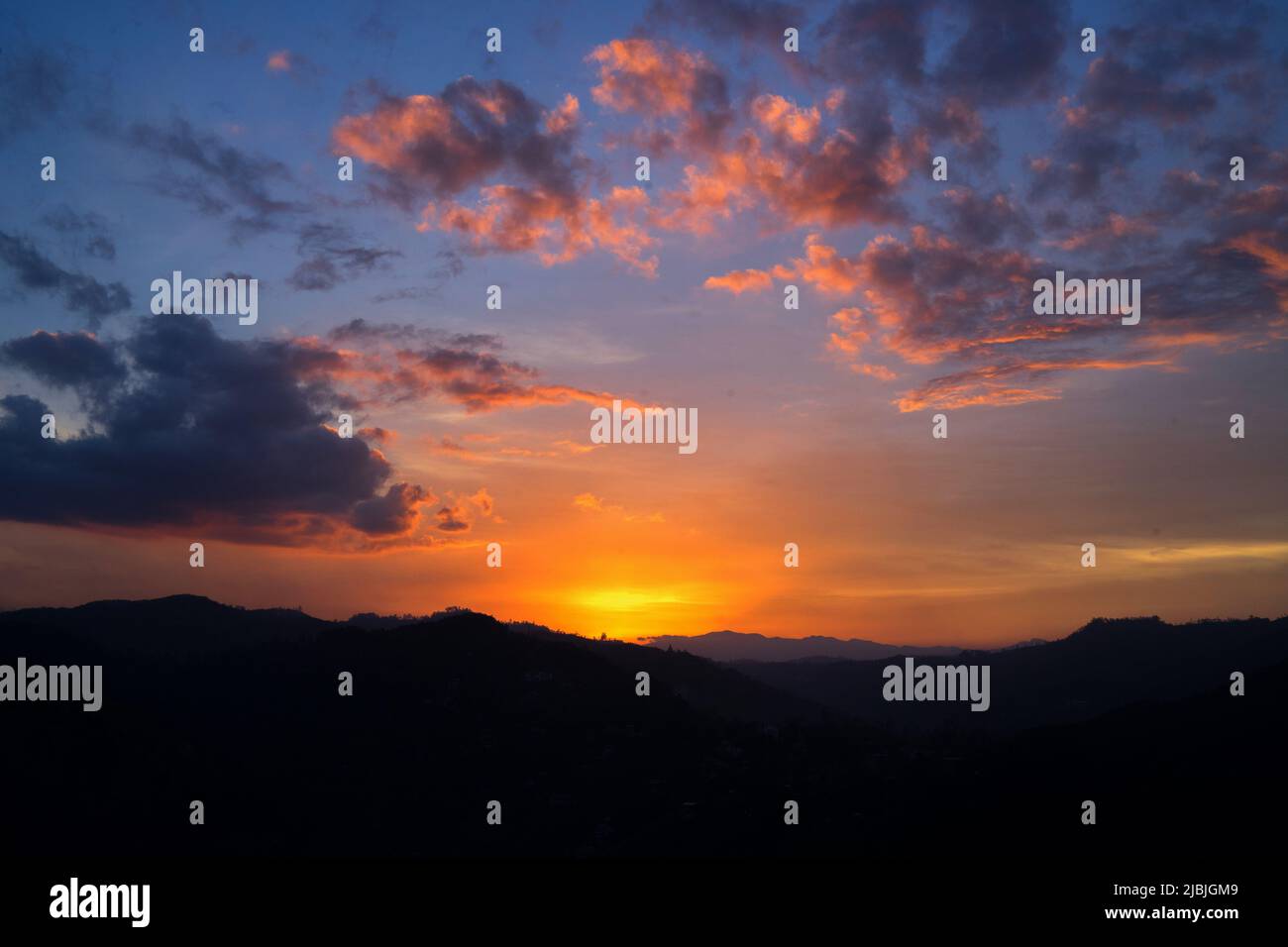 4k sunset wallpaper hi-res stock photography and images - Alamy